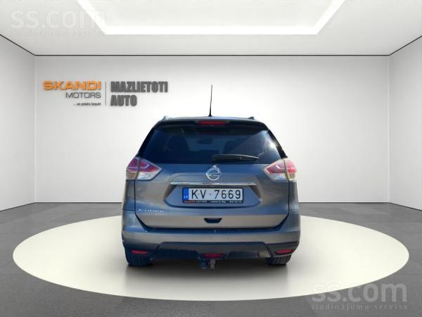 Grey Nissan X-Trail 2017 in Riga, with an engine capacity of 1.60 L and mileage of 337 thousand km for 7890 €, photo 5 on AUTOMOTO.COM.LV