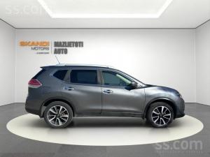 Pelēks Nissan X-Trail 2017 Rīga, ar dzinēja tilpumu 1.60 L un nobraukumu 337 tūkst. km par 7890 €, foto 8 vietnē AUTOMOTO.COM.LV