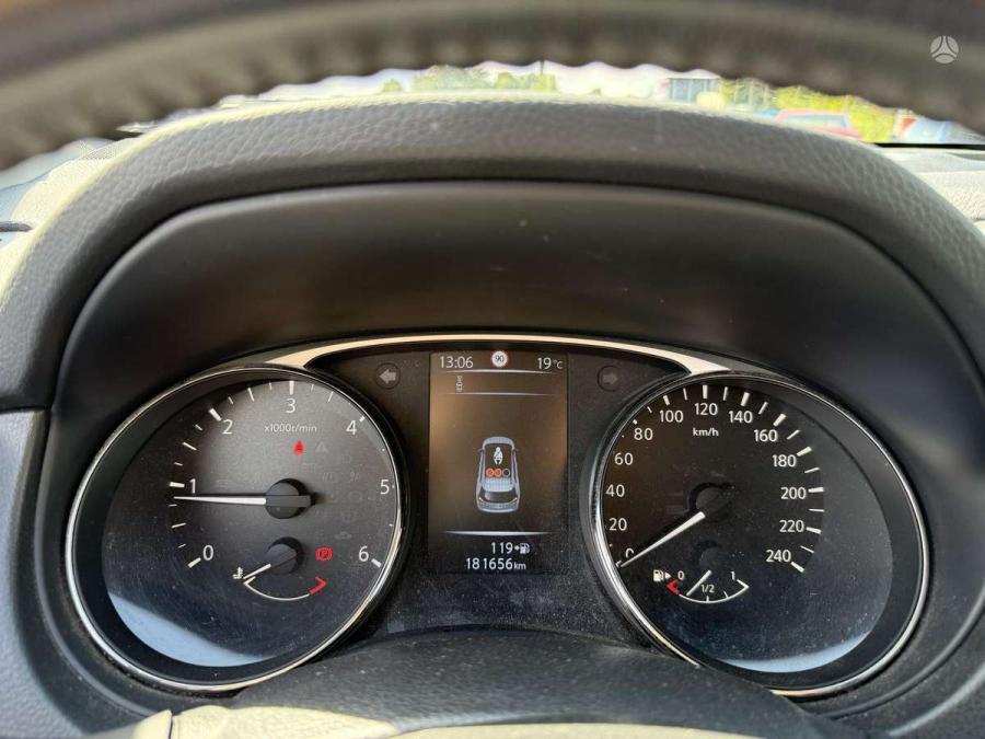 Pelēks Nissan X-Trail 2017 Tauragė, ar dzinēja tilpumu 1.60 L un nobraukumu 181 tūkst. km par 8900 €, foto 21 vietnē AUTOMOTO.COM.LV