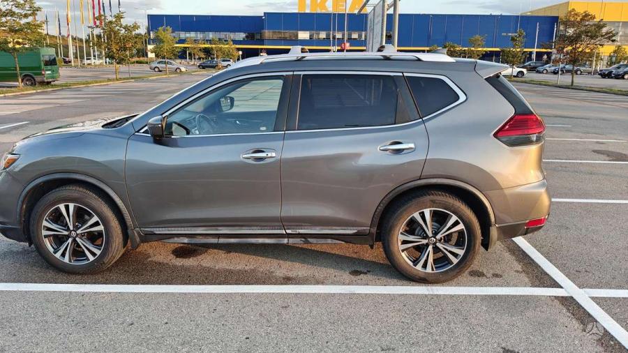 Grey Nissan X-Trail 2017 in Vilnius, with an engine capacity of 2.49 L and mileage of 121 thousand km for 12900 €, photo 3 on AUTOMOTO.COM.LV