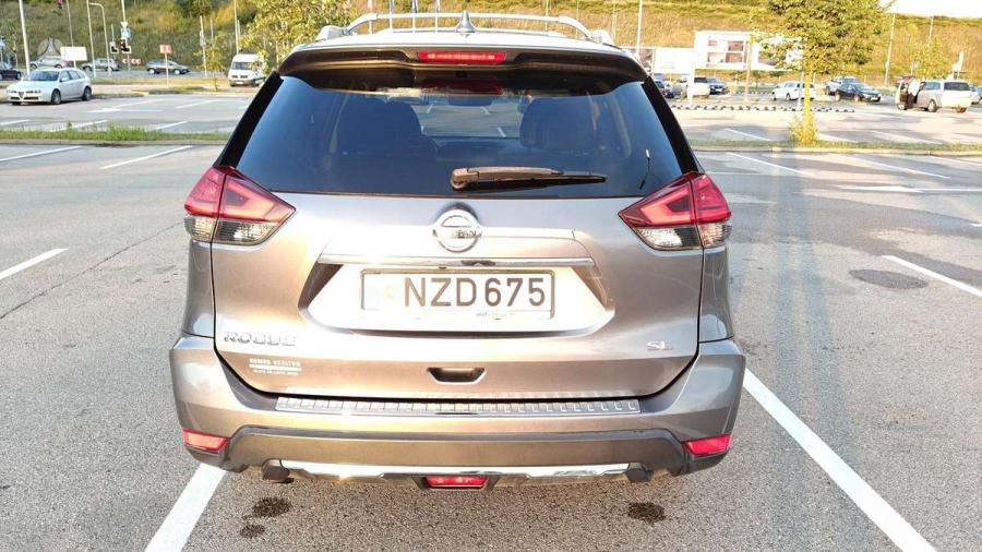 Grey Nissan X-Trail 2017 in Vilnius, with an engine capacity of 2.49 L and mileage of 121 thousand km for 12900 €, photo 5 on AUTOMOTO.COM.LV