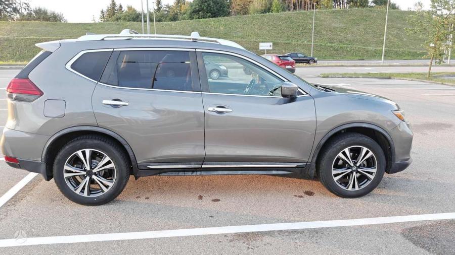 Grey Nissan X-Trail 2017 in Vilnius, with an engine capacity of 2.49 L and mileage of 121 thousand km for 12900 €, photo 7 on AUTOMOTO.COM.LV