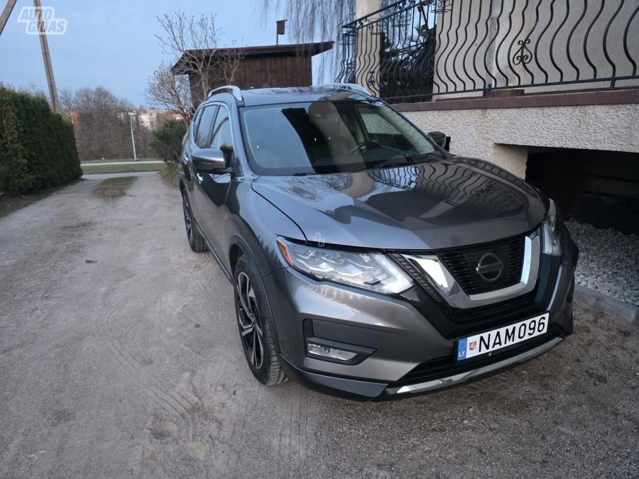 Grey Nissan X-Trail 2018 in Jonava, with an engine capacity of 2.50 L and mileage of 97 thousand km for 12500 €, photo 1 on AUTOMOTO.COM.LV