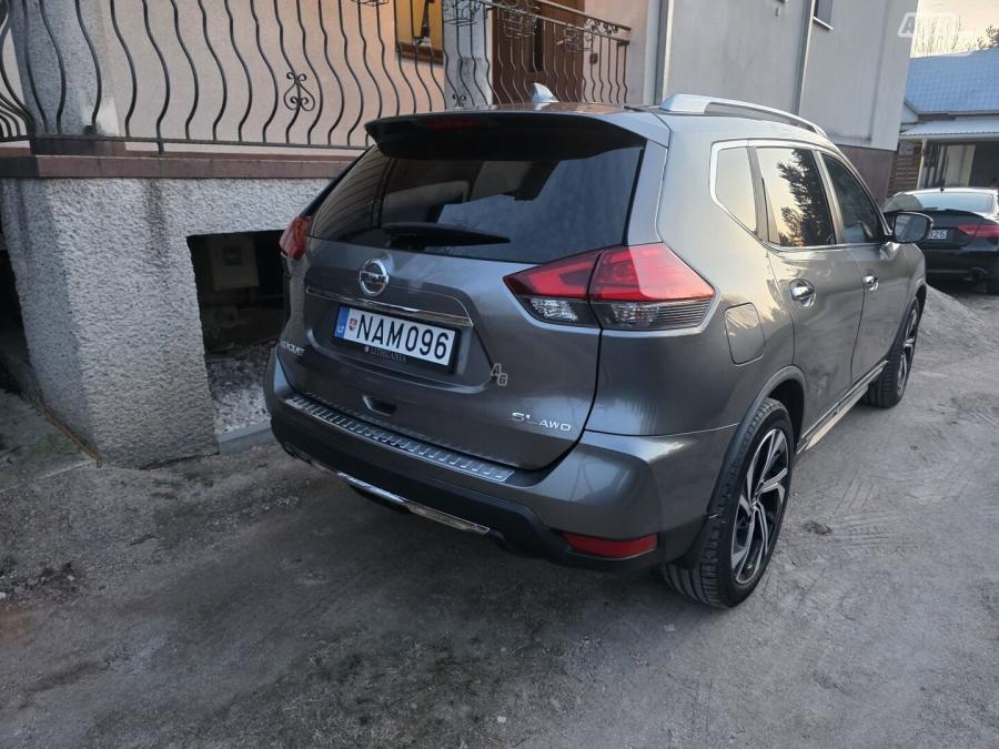 Grey Nissan X-Trail 2018 in Jonava, with an engine capacity of 2.50 L and mileage of 97 thousand km for 12500 €, photo 6 on AUTOMOTO.COM.LV