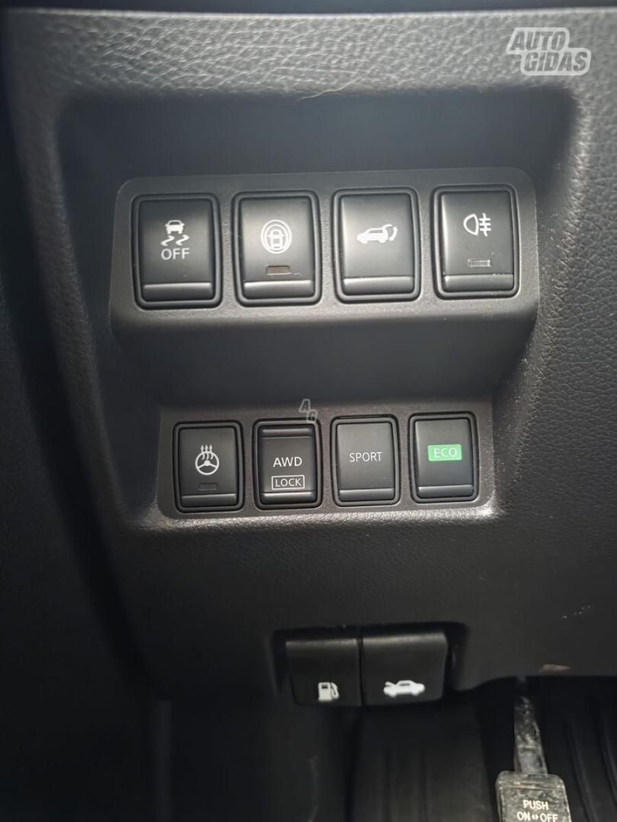 Grey Nissan X-Trail 2018 in Jonava, with an engine capacity of 2.50 L and mileage of 97 thousand km for 12500 €, photo 11 on AUTOMOTO.COM.LV