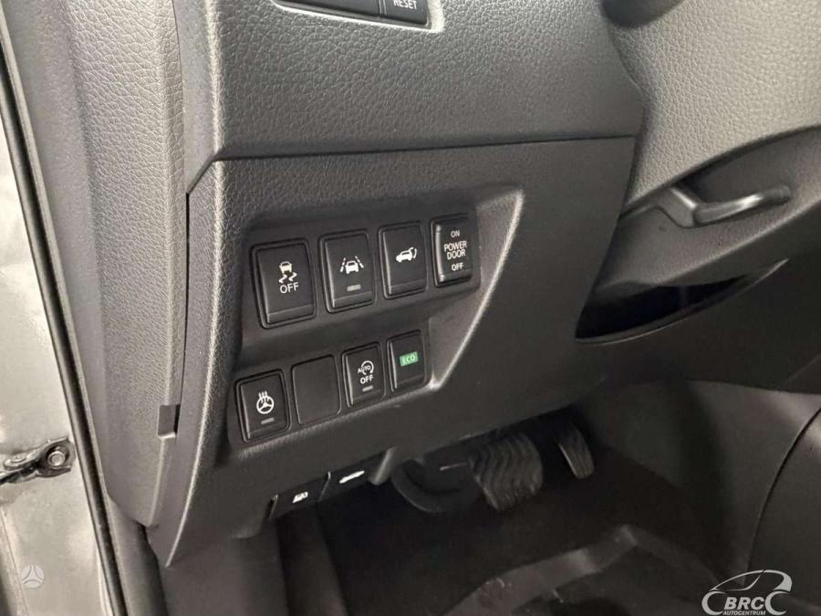 Grey Nissan X-Trail 2018 in Vilnius, with an engine capacity of 2.00 L and mileage of 106 thousand km for 13500 €, photo 30 on AUTOMOTO.COM.LV