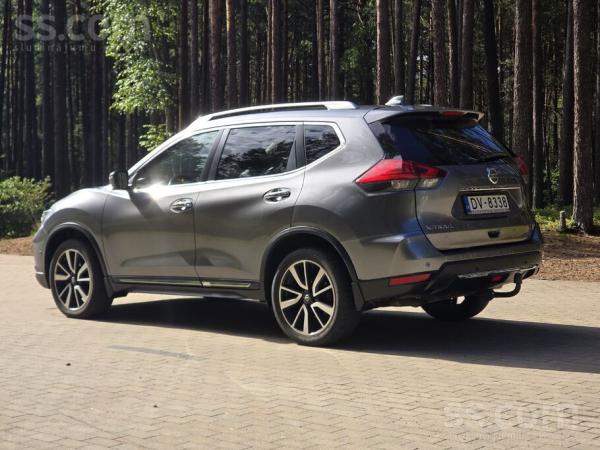 Nissan X-Trail 2018 in Riga on AUTOMOTO.COM.LV Grey Nissan X-Trail 2018 in Riga, with an engine capacity of 2.00 L and mileage of 159 thousand km for 15200 ā¬, photo 4 on AUTOMOTO.COM.LV