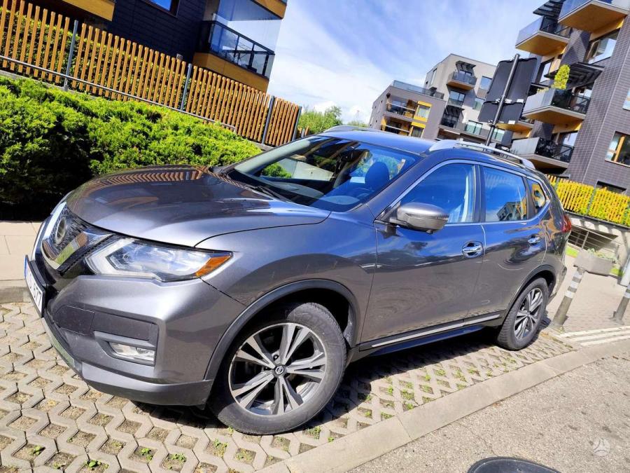 Grey Nissan X-Trail 2019 in Vilnius, with an engine capacity of 2.50 L and mileage of 43 thousand km for 15500 €, photo 1 on AUTOMOTO.COM.LV