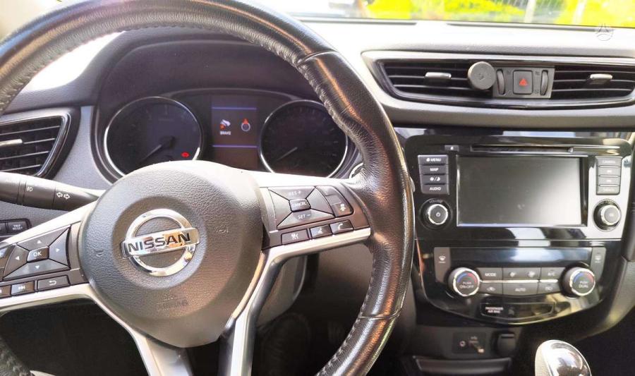 Grey Nissan X-Trail 2019 in Vilnius, with an engine capacity of 2.50 L and mileage of 43 thousand km for 15500 €, photo 3 on AUTOMOTO.COM.LV