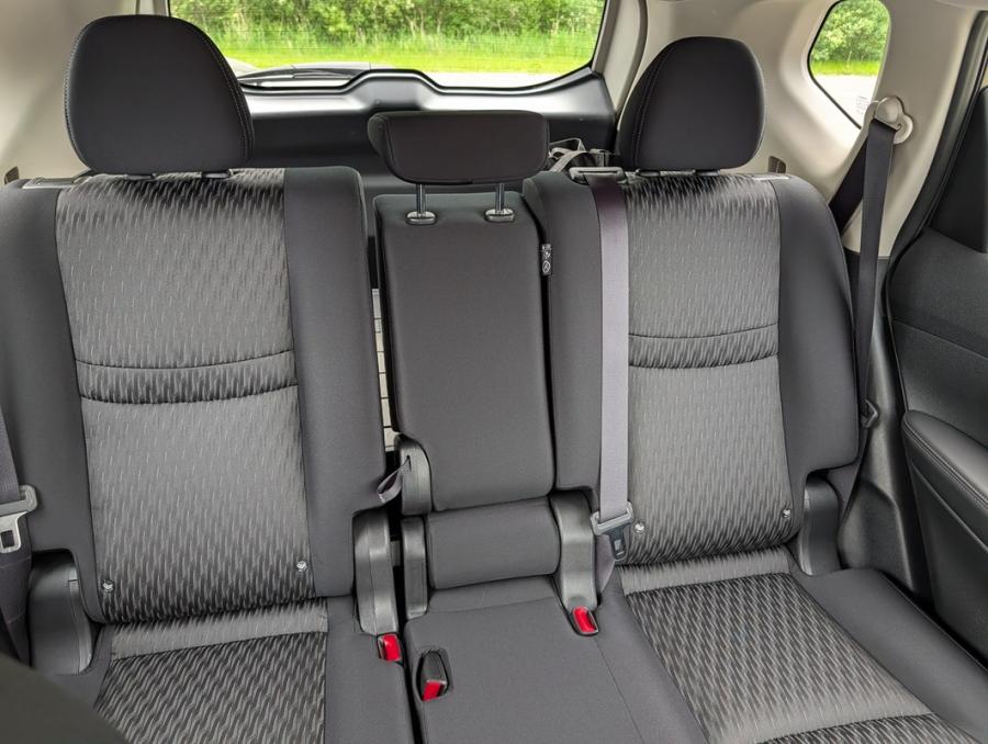 Grey Nissan X-Trail 2020 in Tallinn, with an engine capacity of 2.00 L and mileage of 45 thousand km for 17300 €, photo 25 on AUTOMOTO.COM.LV
