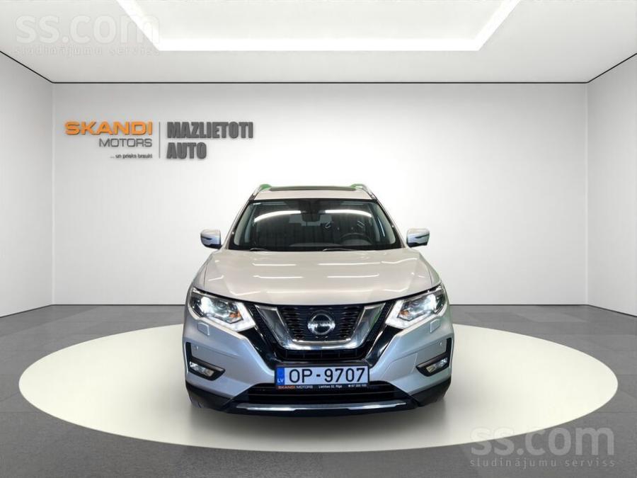 Grey Nissan X-Trail 2021 in Riga, with an engine capacity of 1.70 L and mileage of 164 thousand km for 15990 €, photo 3 on AUTOMOTO.COM.LV