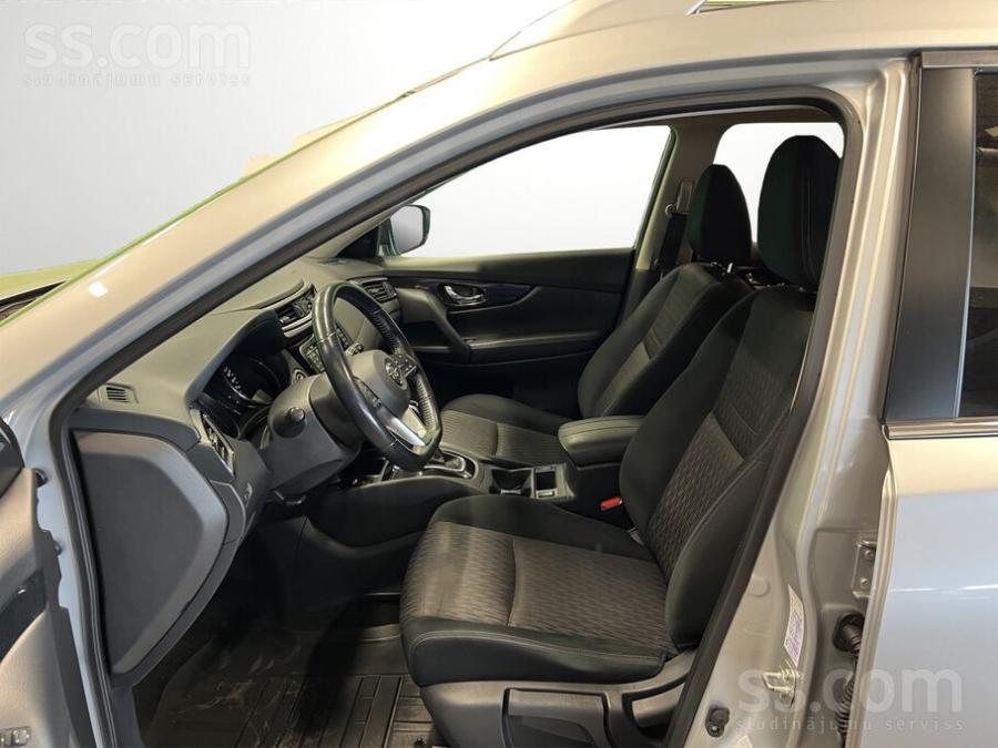 Grey Nissan X-Trail 2021 in Riga, with an engine capacity of 1.70 L and mileage of 164 thousand km for 15990 €, photo 10 on AUTOMOTO.COM.LV