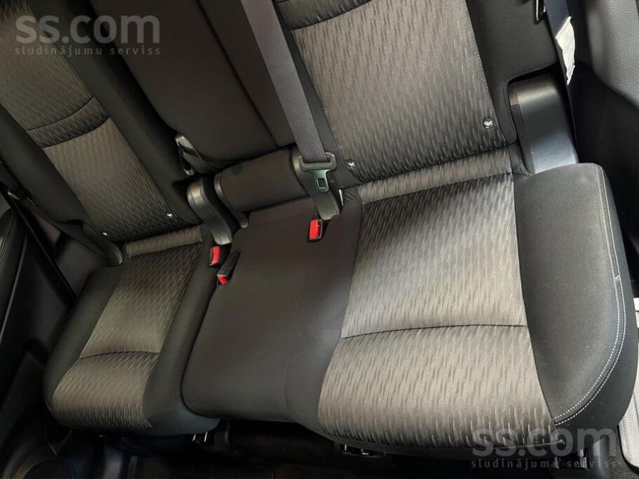 Grey Nissan X-Trail 2021 in Riga, with an engine capacity of 1.70 L and mileage of 164 thousand km for 15990 €, photo 14 on AUTOMOTO.COM.LV