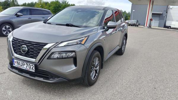 Grey Nissan X-Trail 2021 in Vilnius, with an engine capacity of 2.50 L and mileage of 184 thousand km for 16950 €, photo 1 on AUTOMOTO.COM.LV