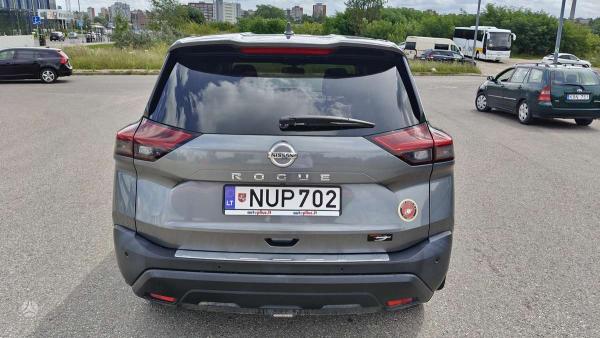 Grey Nissan X-Trail 2021 in Vilnius, with an engine capacity of 2.50 L and mileage of 184 thousand km for 16950 €, photo 5 on AUTOMOTO.COM.LV