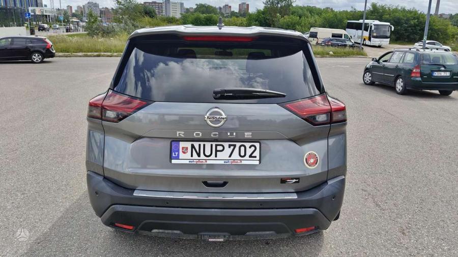 Grey Nissan X-Trail 2021 in Vilnius, with an engine capacity of 2.50 L and mileage of 184 thousand km for 16950 €, photo 5 on AUTOMOTO.COM.LV