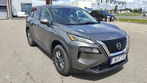 Grey Nissan X-Trail 2021 in Vilnius, with an engine capacity of 2.50 L and mileage of 184 thousand km for 16950 €, photo 8 on AUTOMOTO.COM.LV