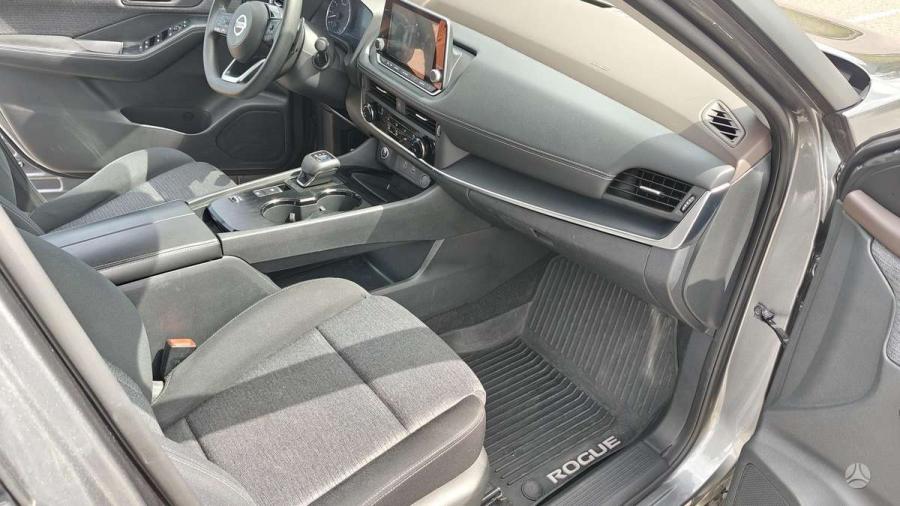 Grey Nissan X-Trail 2021 in Vilnius, with an engine capacity of 2.50 L and mileage of 184 thousand km for 16950 €, photo 11 on AUTOMOTO.COM.LV