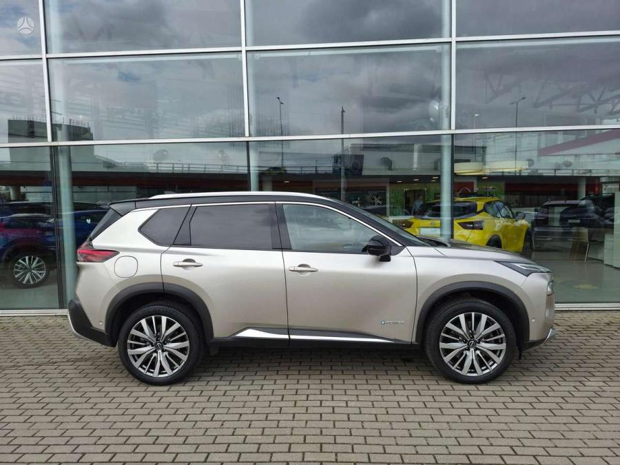 Grey Nissan X-Trail 2023 in Vilnius, with an engine capacity of 1.50 L and mileage of 63 thousand km for 34500 €, photo 6 on AUTOMOTO.COM.LV