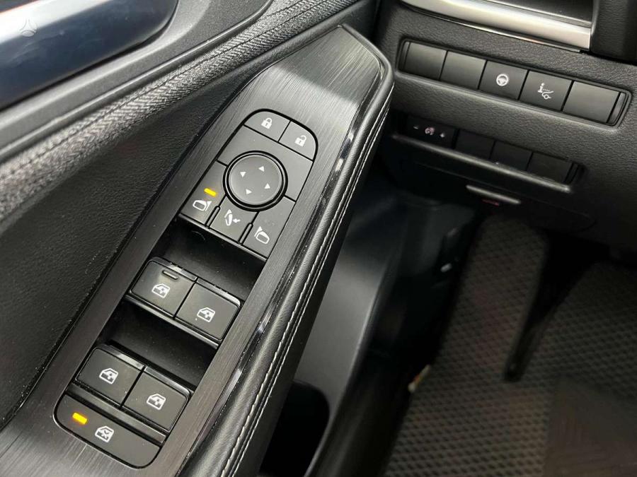 Pelēks Nissan X-Trail 2023 Viļņa, ar dzinēja tilpumu 1.50 L un nobraukumu 64 tūkst. km par 28900 €, foto 24 vietnē AUTOMOTO.COM.LV