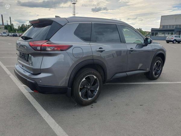 Grey Nissan X-Trail 2024 in Panevezys, with an engine capacity of 1.50 L and mileage of 21 thousand km for 21000 €, photo 4 on AUTOMOTO.COM.LV