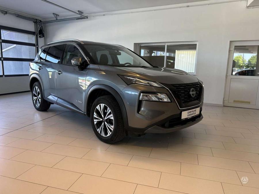 Grey Nissan X-Trail 2024 in Siauliai, with an engine capacity of 1.50 L and mileage of 42 thousand km for 29000 €, photo 1 on AUTOMOTO.COM.LV