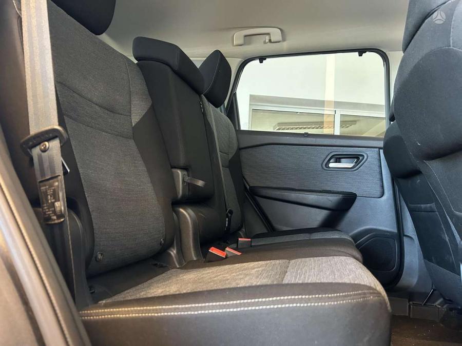 Grey Nissan X-Trail 2024 in Siauliai, with an engine capacity of 1.50 L and mileage of 42 thousand km for 29000 €, photo 16 on AUTOMOTO.COM.LV