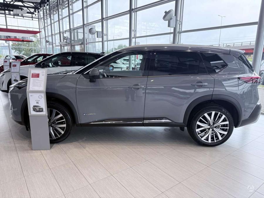 Pelēks Nissan X-Trail 2025 Viļņa, ar dzinēja tilpumu 1.50 L un nobraukumu 0 tūkst. km par 48900 €, foto 4 vietnē AUTOMOTO.COM.LV