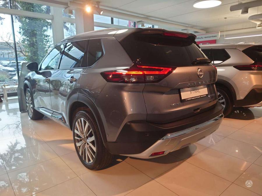 Grey Nissan X-Trail 2026 in Kaunas, with an engine capacity of 1.50 L and mileage of 0 thousand km for 47490 €, photo 3 on AUTOMOTO.COM.LV