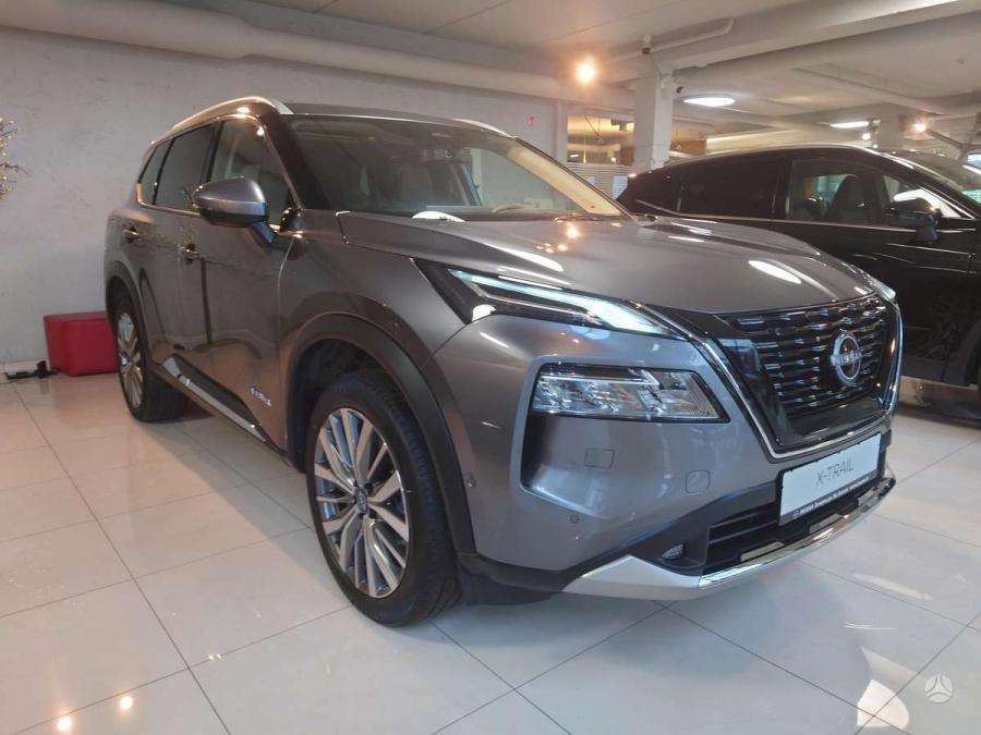 Grey Nissan X-Trail 2026 in Kaunas, with an engine capacity of 1.50 L and mileage of 0 thousand km for 47490 €, photo 4 on AUTOMOTO.COM.LV