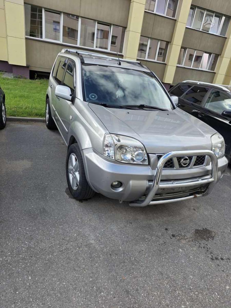 Pelēks Nissan X-Trail 2004 Varėna, ar dzinēja tilpumu 2.18 L un nobraukumu 25 tūkst. km par 1000 €, foto 1 vietnē AUTOMOTO.COM.LV