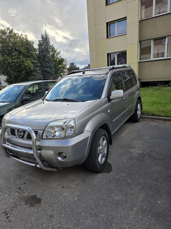Grey Nissan X-Trail 2004 in Varena, with an engine capacity of 2.18 L and mileage of 25 thousand km for 1000 €, photo 2 on AUTOMOTO.COM.LV