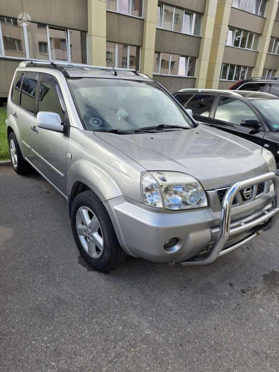 Pelēks Nissan X-Trail 2004 Varėna, ar dzinēja tilpumu 2.18 L un nobraukumu 25 tūkst. km par 1000 €, foto 7 vietnē AUTOMOTO.COM.LV