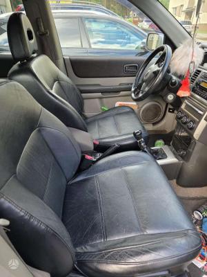 Pelēks Nissan X-Trail 2004 Varėna, ar dzinēja tilpumu 2.18 L un nobraukumu 25 tūkst. km par 1000 €, foto 8 vietnē AUTOMOTO.COM.LV