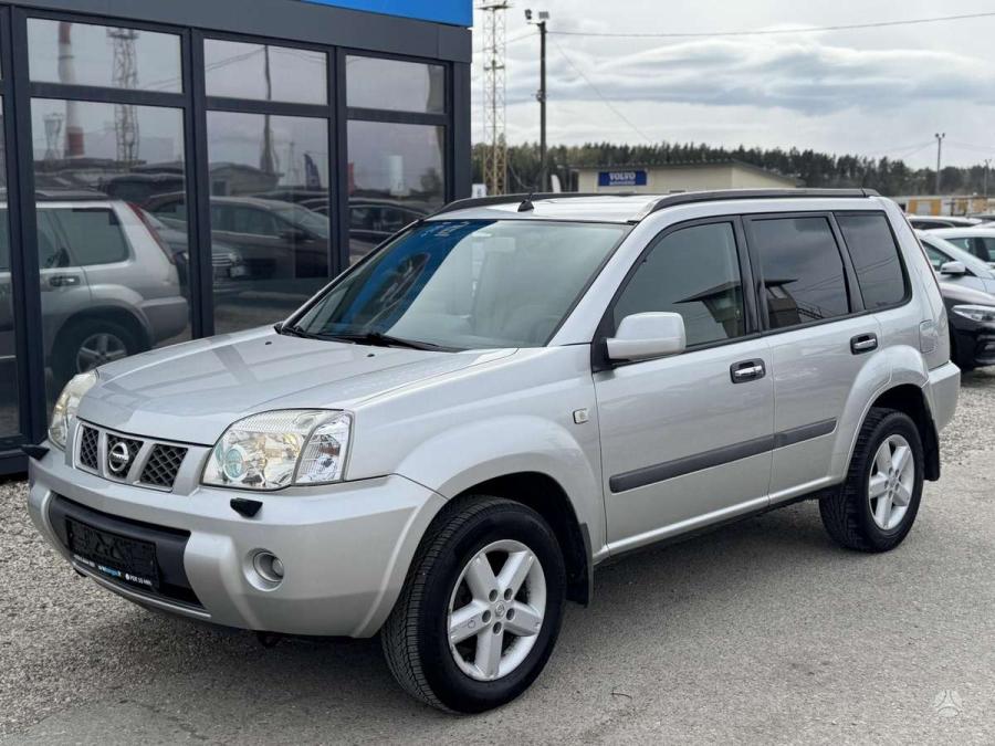 Pelēks Nissan X-Trail 2006 Viļņa, ar dzinēja tilpumu 2.20 L un nobraukumu 292 tūkst. km par 2950 €, foto 1 vietnē AUTOMOTO.COM.LV