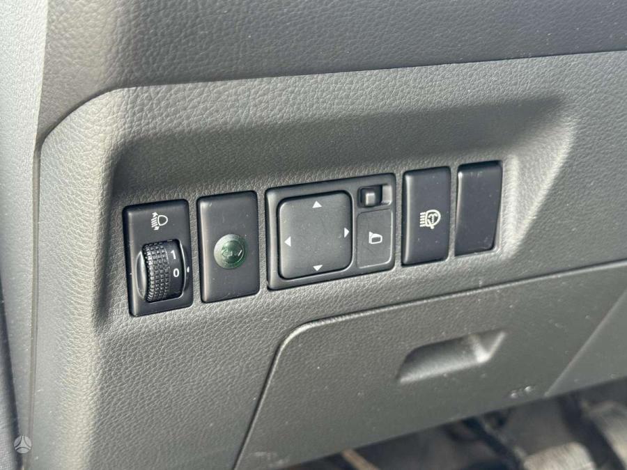 Pelēks Nissan X-Trail 2006 Viļņa, ar dzinēja tilpumu 2.20 L un nobraukumu 292 tūkst. km par 2950 €, foto 14 vietnē AUTOMOTO.COM.LV