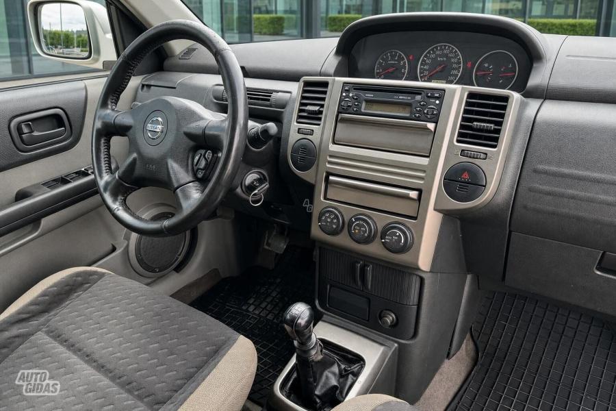 Pelēks Nissan X-Trail 2006 Viļņa, ar dzinēja tilpumu 2.20 L un nobraukumu 292 tūkst. km par 2750 €, foto 9 vietnē AUTOMOTO.COM.LV