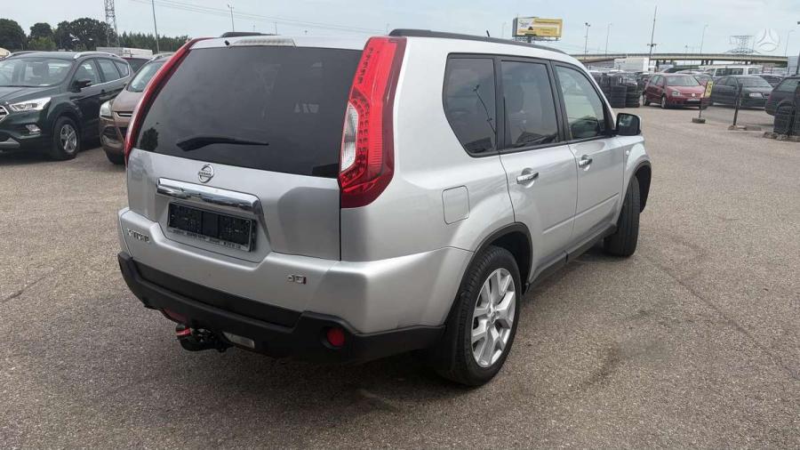 Pelēks Nissan X-Trail 2012 Marijampole, ar dzinēja tilpumu 2.00 L un nobraukumu 247 tūkst. km par 5550 €, foto 4 vietnē AUTOMOTO.COM.LV