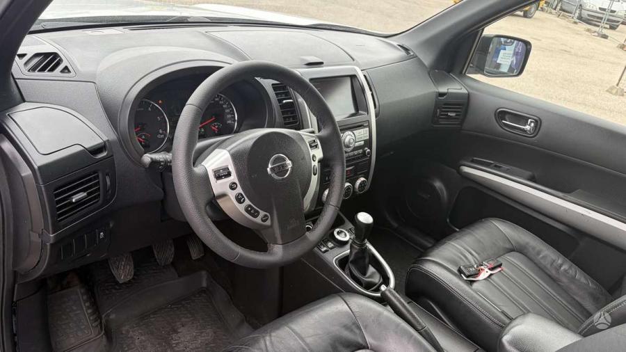 Pelēks Nissan X-Trail 2012 Marijampole, ar dzinēja tilpumu 2.00 L un nobraukumu 247 tūkst. km par 5550 €, foto 12 vietnē AUTOMOTO.COM.LV