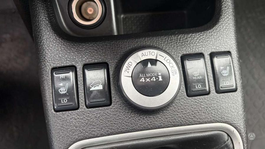 Pelēks Nissan X-Trail 2012 Marijampole, ar dzinēja tilpumu 2.00 L un nobraukumu 247 tūkst. km par 5550 €, foto 14 vietnē AUTOMOTO.COM.LV