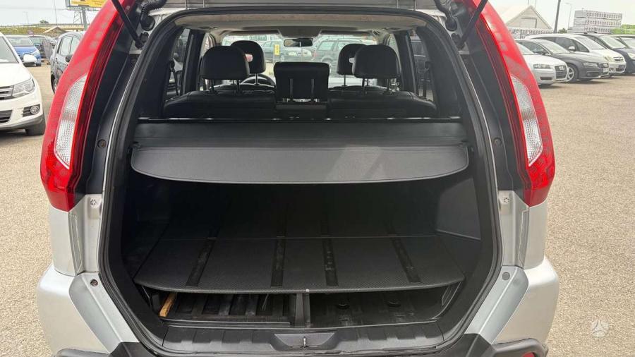Pelēks Nissan X-Trail 2012 Marijampole, ar dzinēja tilpumu 2.00 L un nobraukumu 247 tūkst. km par 5550 €, foto 33 vietnē AUTOMOTO.COM.LV