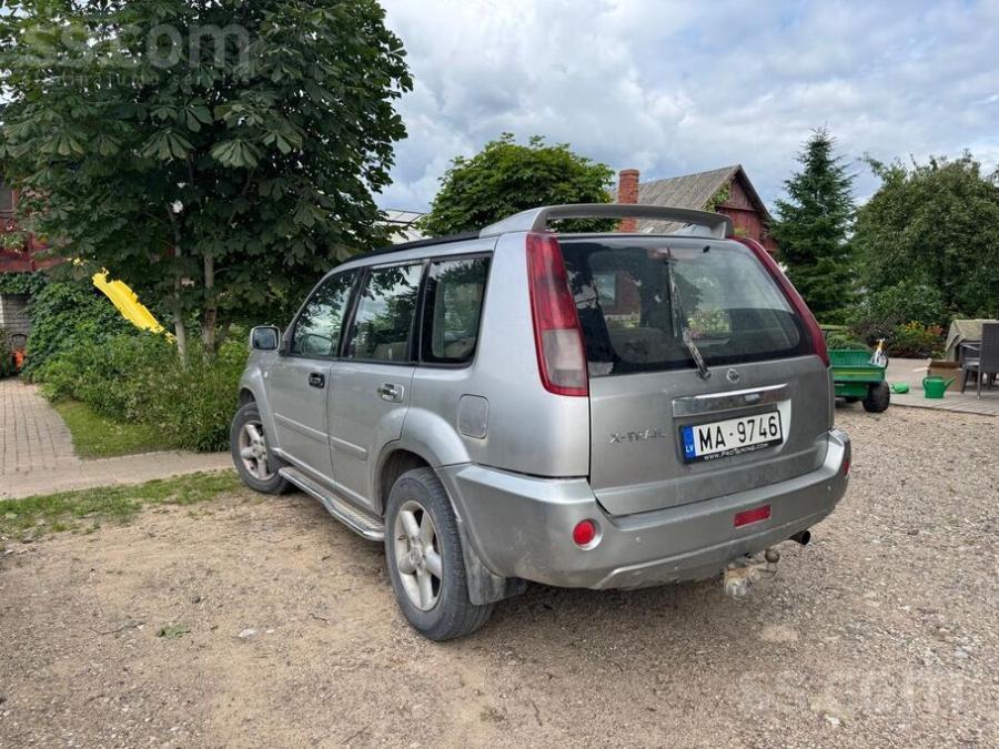 Grey Nissan X-Trail 2006 in Limbazi, with an engine capacity of 2.20 L and mileage of 335 thousand km for 2100 €, photo 5 on AUTOMOTO.COM.LV