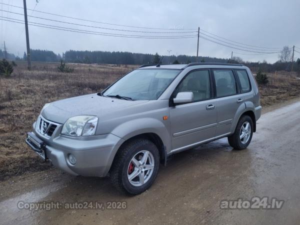 Pelēks Nissan X-Trail 2002 Tallina, ar dzinēja tilpumu 2.20 L un nobraukumu 233 tūkst. km par 2200 €, foto 2 vietnē AUTOMOTO.COM.LV