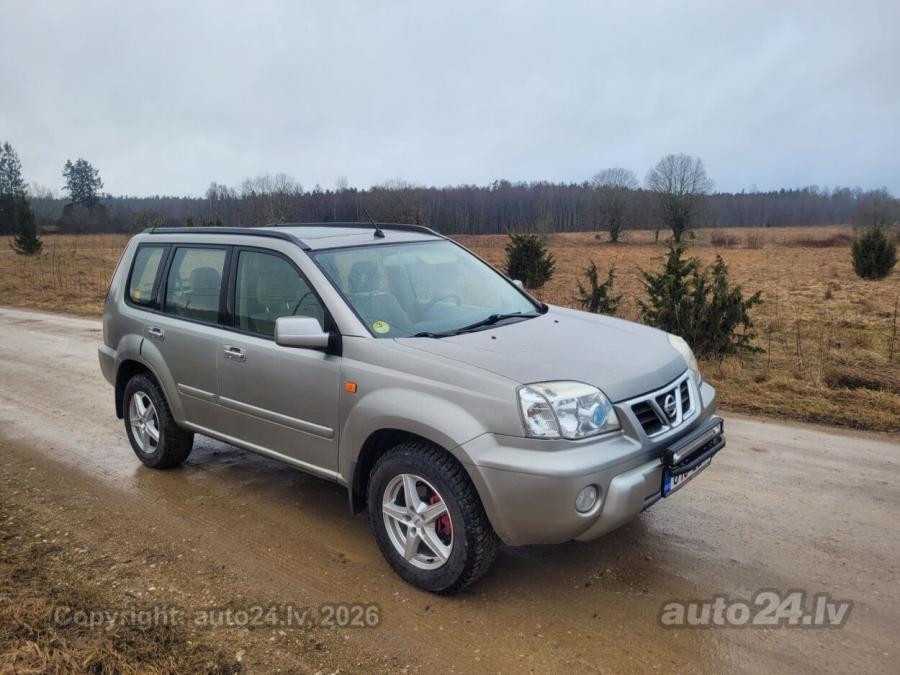 Grey Nissan X-Trail 2002 in Tallinn, with an engine capacity of 2.20 L and mileage of 233 thousand km for 2200 €, photo 3 on AUTOMOTO.COM.LV
