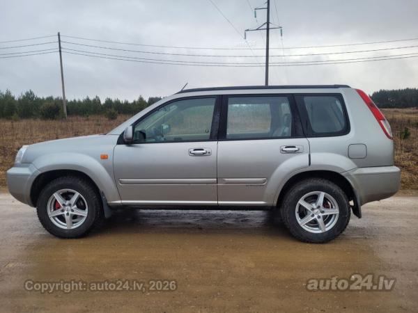 Pelēks Nissan X-Trail 2002 Tallina, ar dzinēja tilpumu 2.20 L un nobraukumu 233 tūkst. km par 2200 €, foto 5 vietnē AUTOMOTO.COM.LV