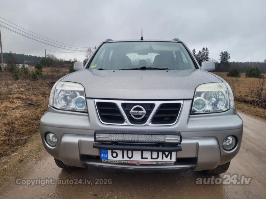 Grey Nissan X-Trail 2002 in Tallinn, with an engine capacity of 2.20 L and mileage of 233 thousand km for 2200 €, photo 6 on AUTOMOTO.COM.LV
