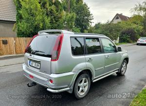 Grey Nissan X-Trail 2004 in Tallinn, with an engine capacity of 2.20 L and mileage of 240 thousand km for 998 €, photo 4 on AUTOMOTO.COM.LV