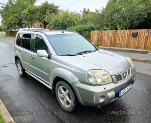 Grey Nissan X-Trail 2004 in Tallinn, with an engine capacity of 2.20 L and mileage of 240 thousand km for 998 €, photo 5 on AUTOMOTO.COM.LV