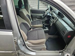 Grey Nissan X-Trail 2004 in Tallinn, with an engine capacity of 2.20 L and mileage of 240 thousand km for 998 €, photo 9 on AUTOMOTO.COM.LV