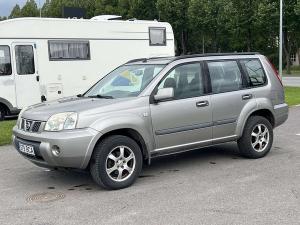 Pelēks Nissan X-Trail 2006 Narva, ar dzinēja tilpumu 2.20 L un nobraukumu 261 tūkst. km par 1999 €, foto  vietnē AUTOMOTO.COM.LV